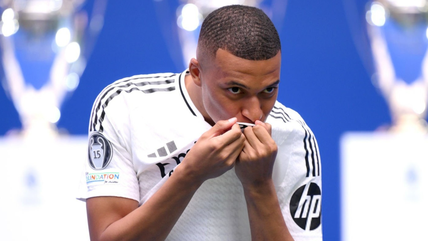 Real Madrid Unveils Kylian Mbappé at Packed Santiago Bernabéu Stadium