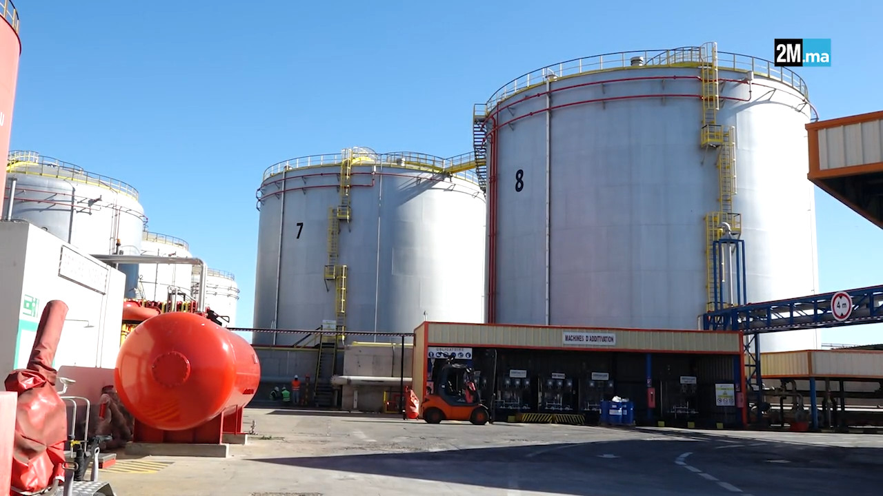 Comment est assurée la gestion et la sécurité au sein du port pétrolier ...